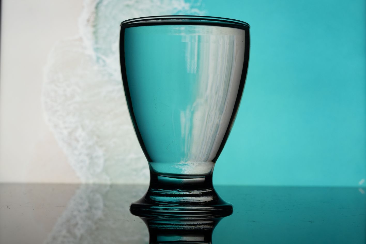 : Captivating Refraction Photography