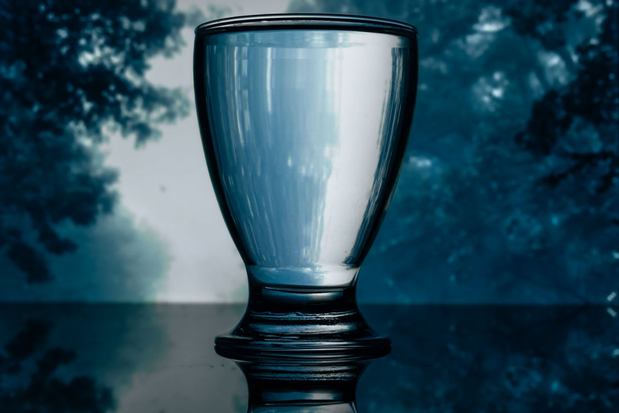 : Captivating Refraction Photography