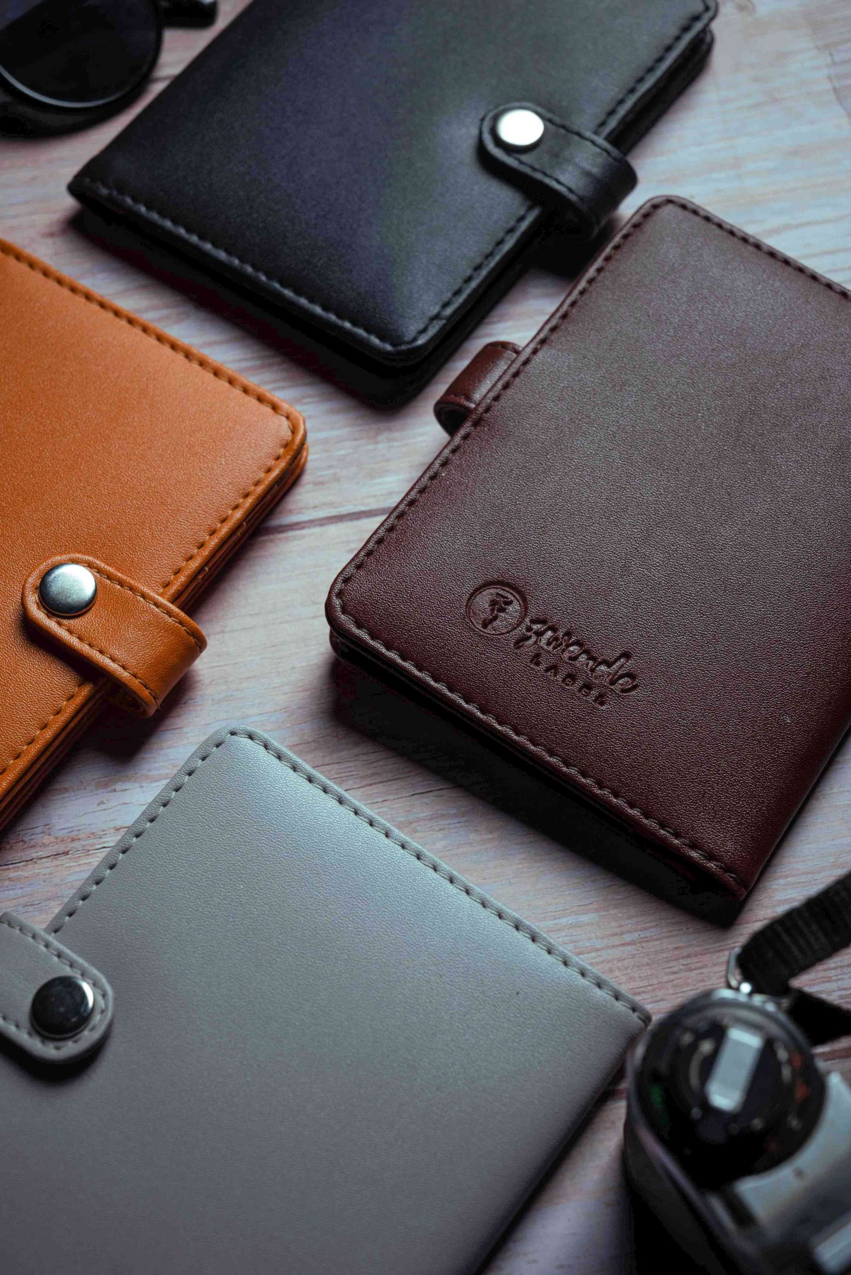 "Brilliant Wallet Photography: Transforming Objects"